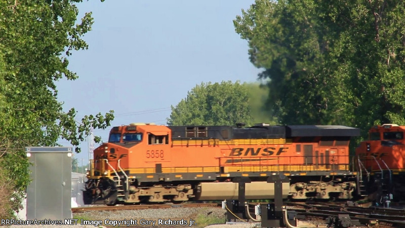BNSF 5858 & 9347